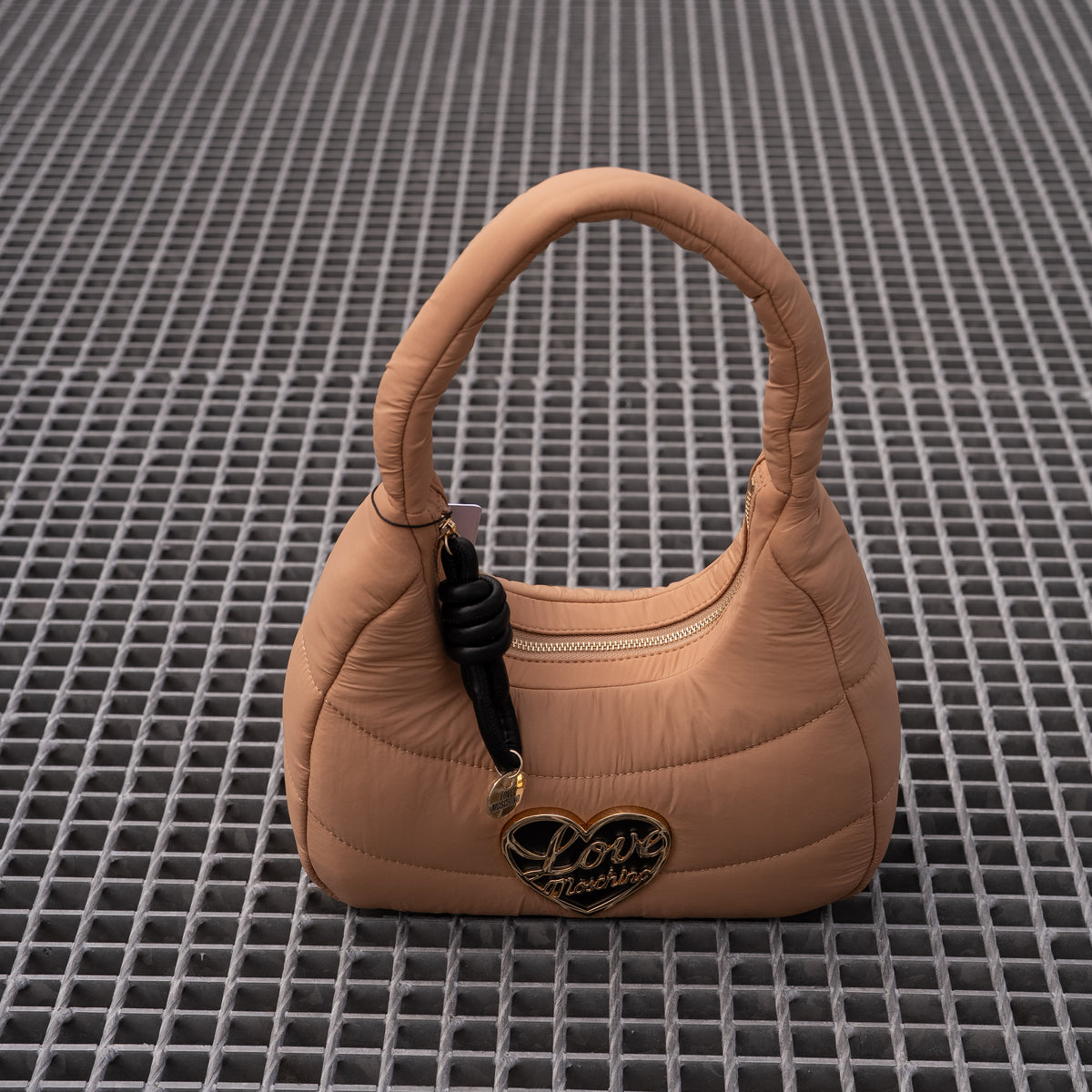 Beige half moon bag – Vanessa Salgado